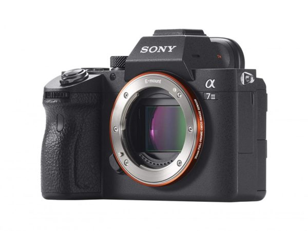 Cámara Sony Reflex Formato Full Frame A7iii Con Lente 28 70 Mirrorless